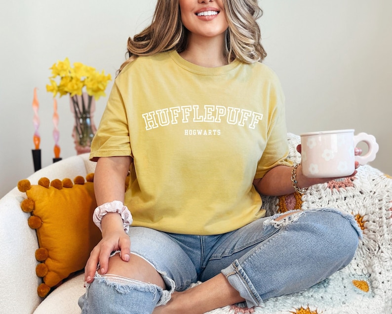 Hufflepuff HP House Design | Cut File for Silhouette / Cricut® | Logo for Shirts | HP Shirts ...