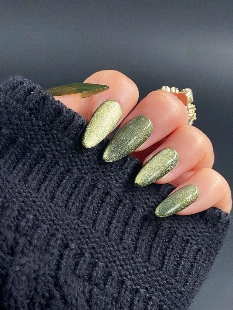 Mistic Green (cat Eye Effect) | Durable Nails | Essential Nails ...
