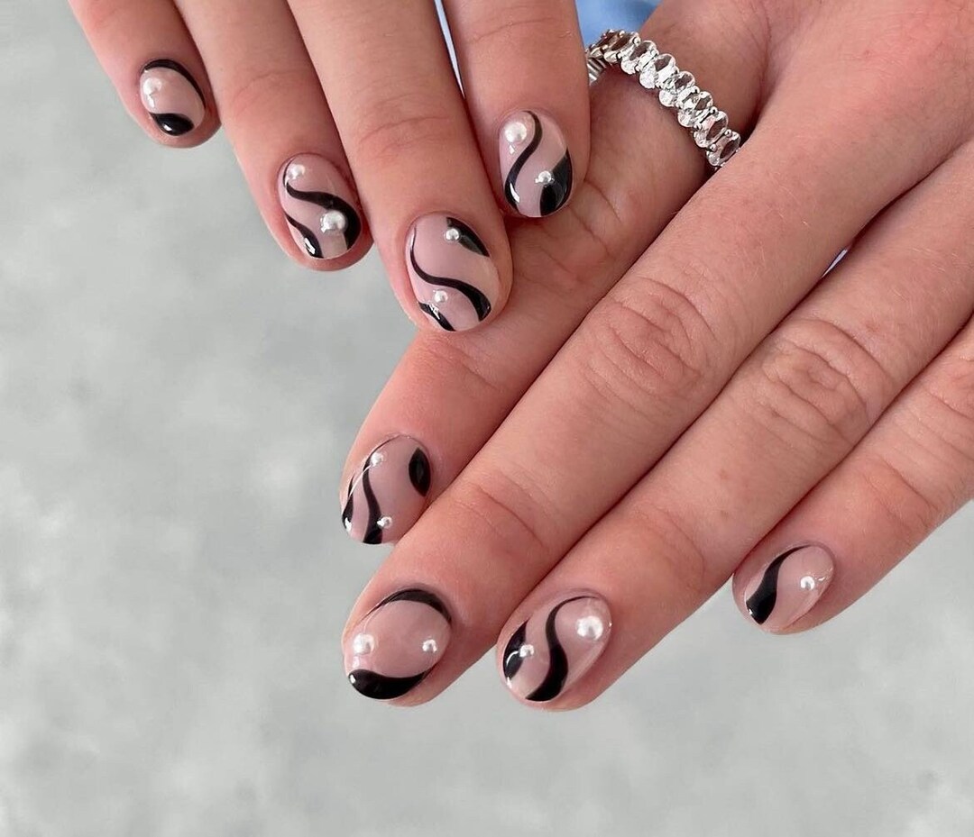 Short Black Swirl Nails / Abstract Nails / Short Nails / Handmade Press ...