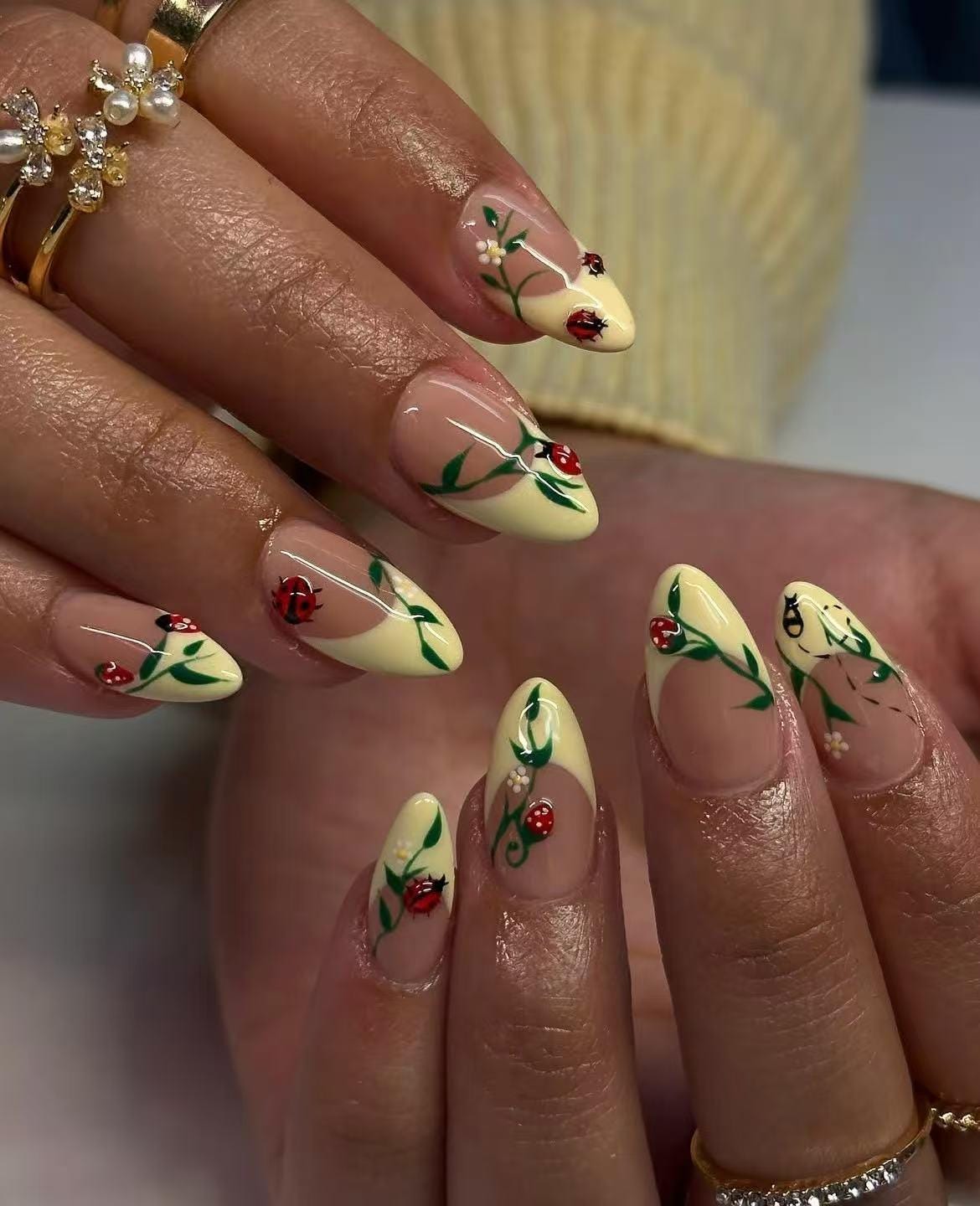 Cute Ladybug on Leaf | Reusable Sturdy Strong Gel Fake Acrylic Nails ...