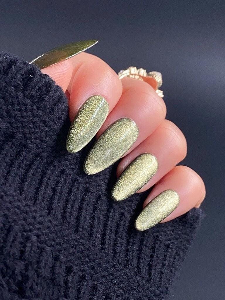 Mistic Green (cat Eye Effect) | Durable Nails | Essential Nails ...