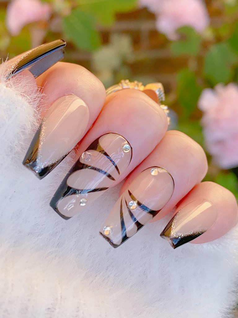 Beautiful Butterfly and Black French Lines / Reusable Gel Nails ...