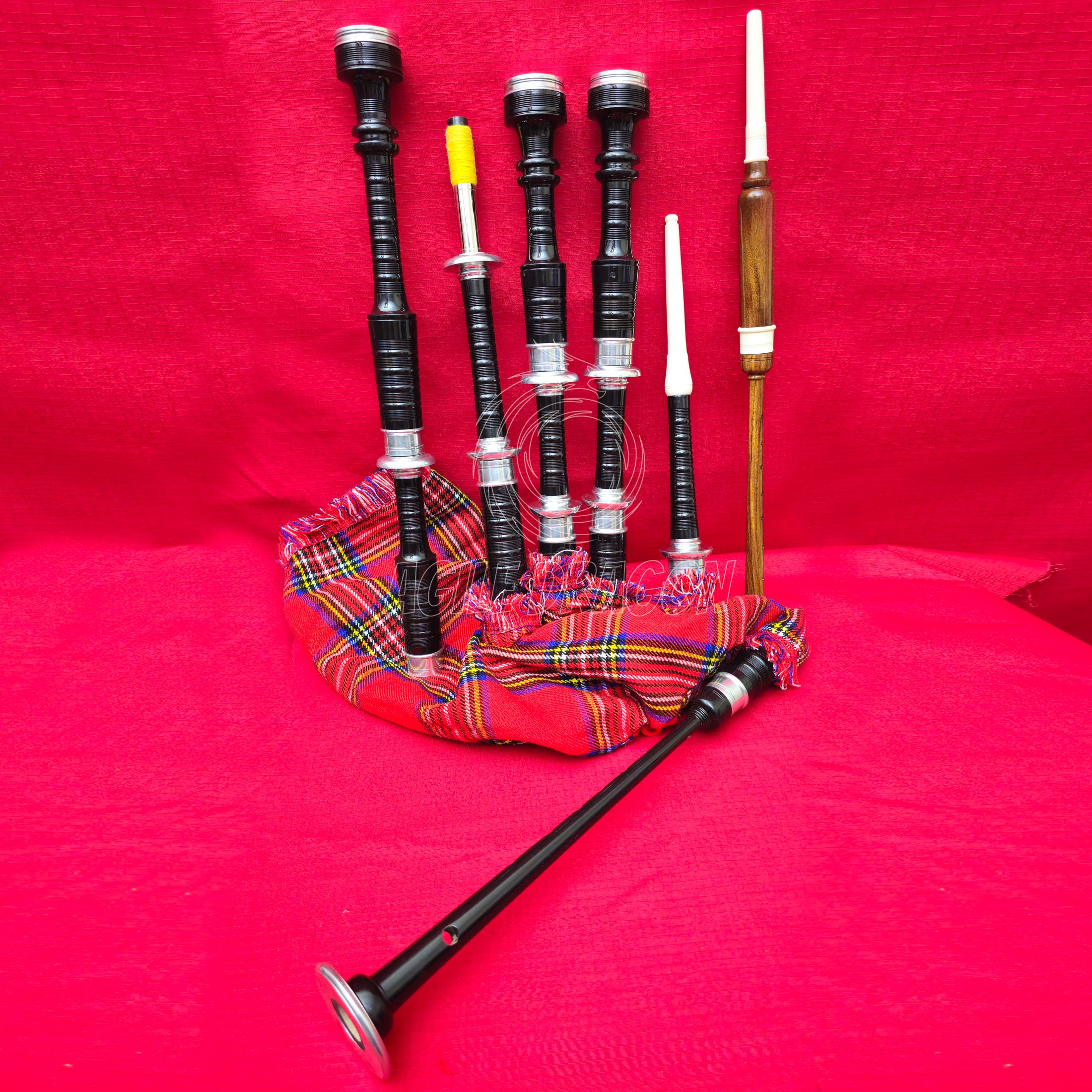 Full Size Great Highland Scottish Bagpipe Silver Mounts Black Finish ...