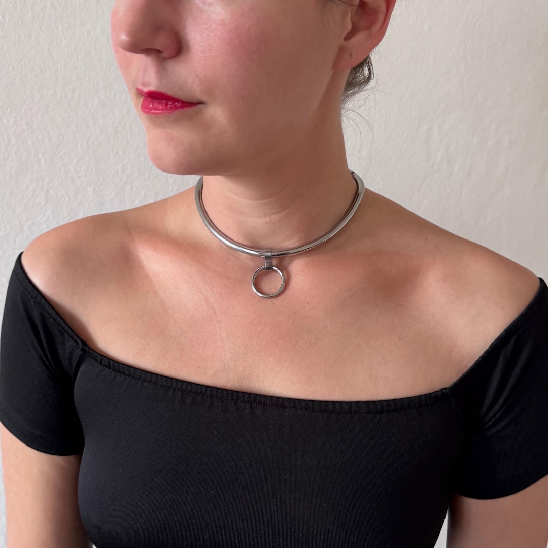 Thin Ergonomically Shaped Eternity Collar 6 Mm With Ring and Hexagonal ...