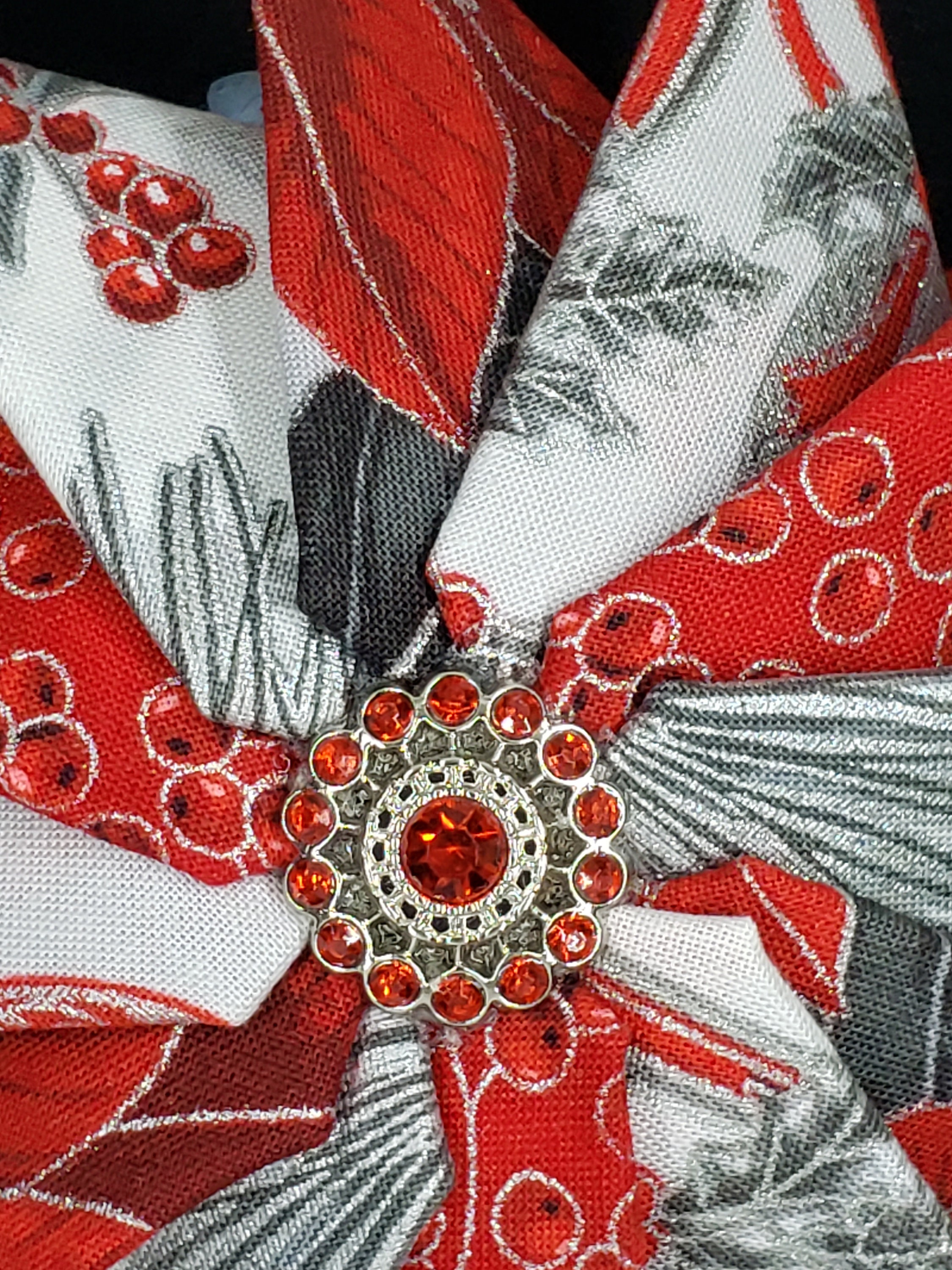 C111 - Red, Silver, and Gray Metallic Pinwheel Folded Fabric Christmas ...
