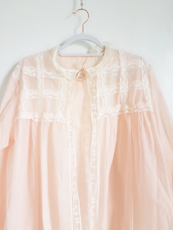 1960s Vintage Delicate Pink Lace Sheer Robe Size M/L,… - Gem