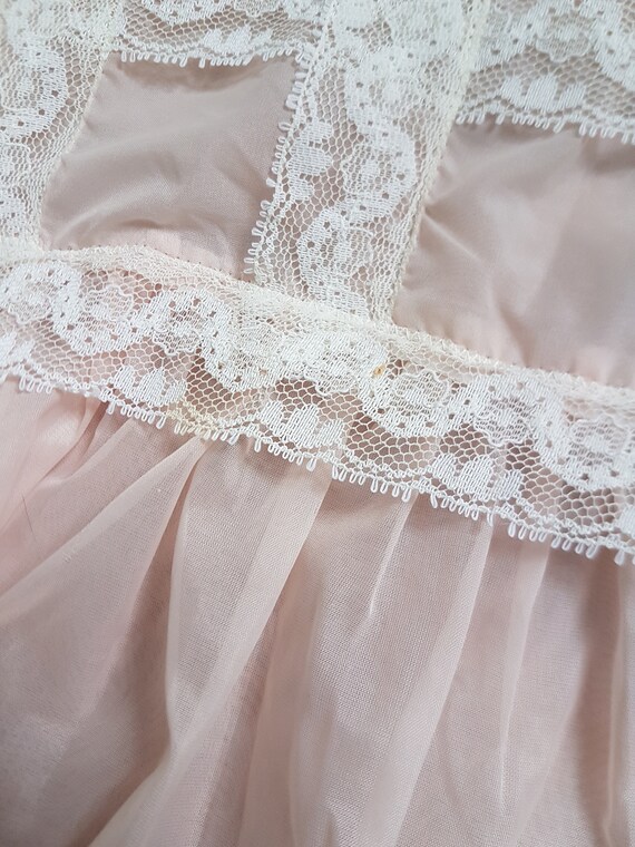 1960s Vintage Delicate Pink Lace Sheer Robe Size M/L,… - Gem