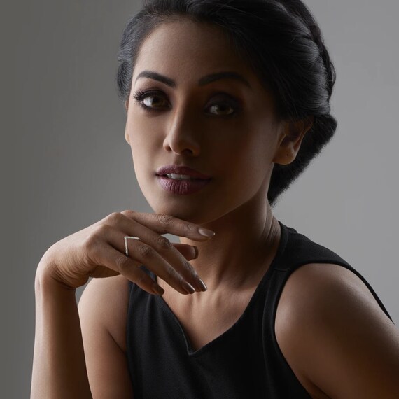Nury vanki ring store