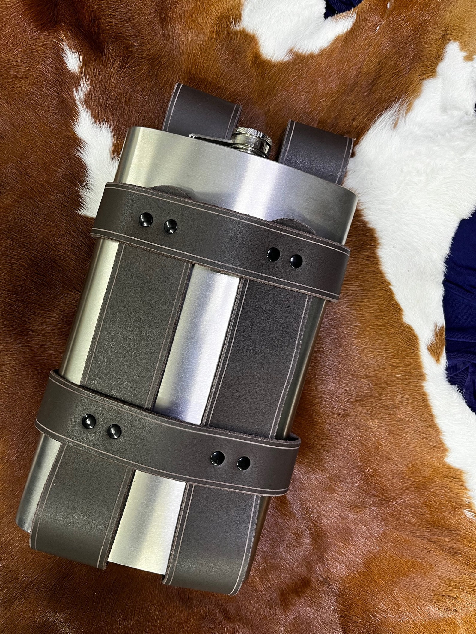 Giant Flask Holder With 64oz Flask Included Leather Flask Holder ...