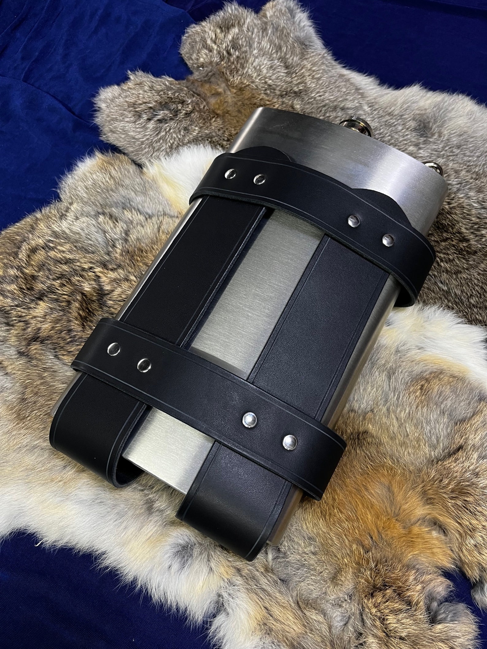 Giant Flask Holder With 64oz Flask Included Leather Flask Holder ...