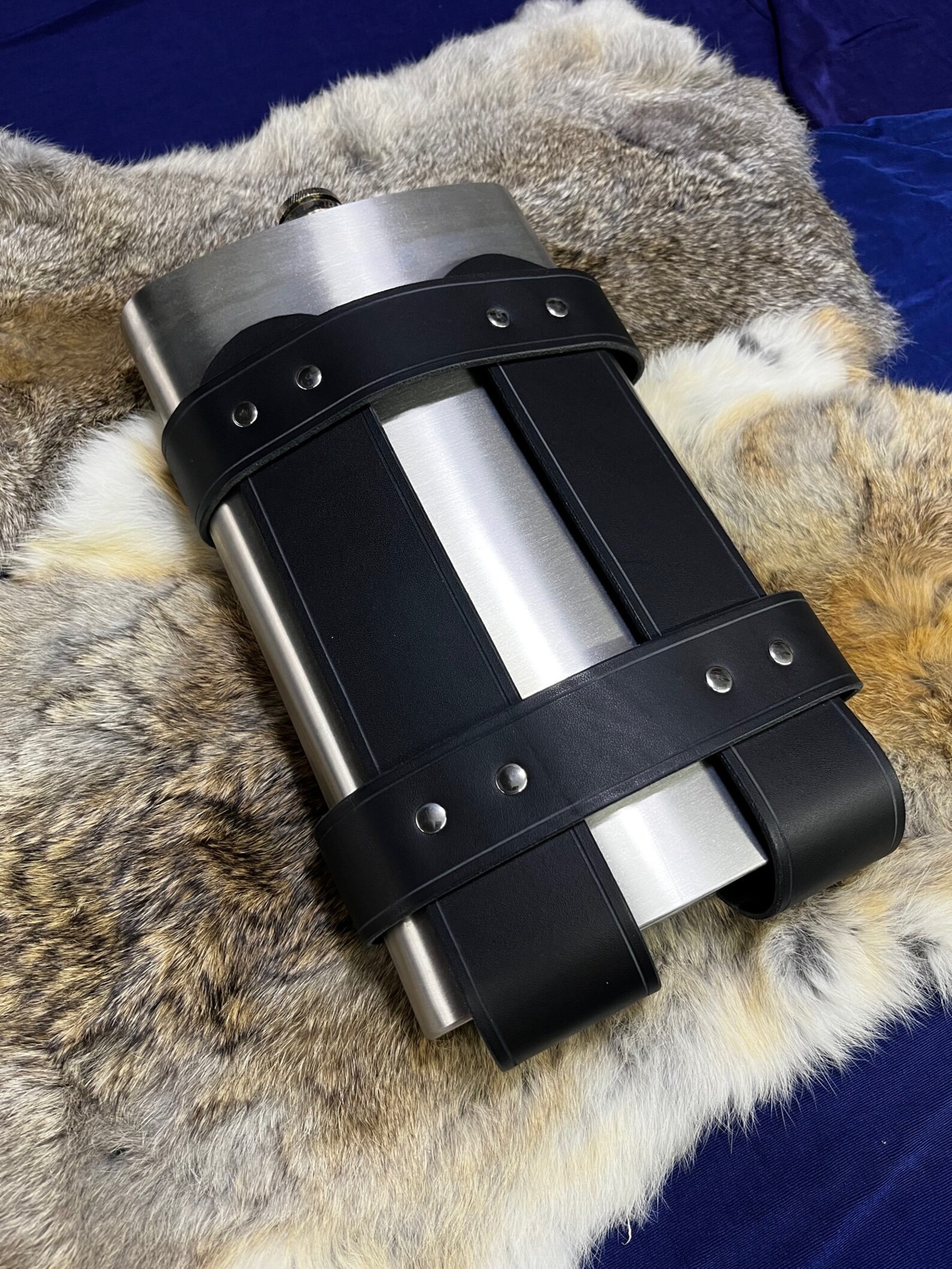 Giant Flask Holder With 64oz Flask Included Leather Flask Holder ...