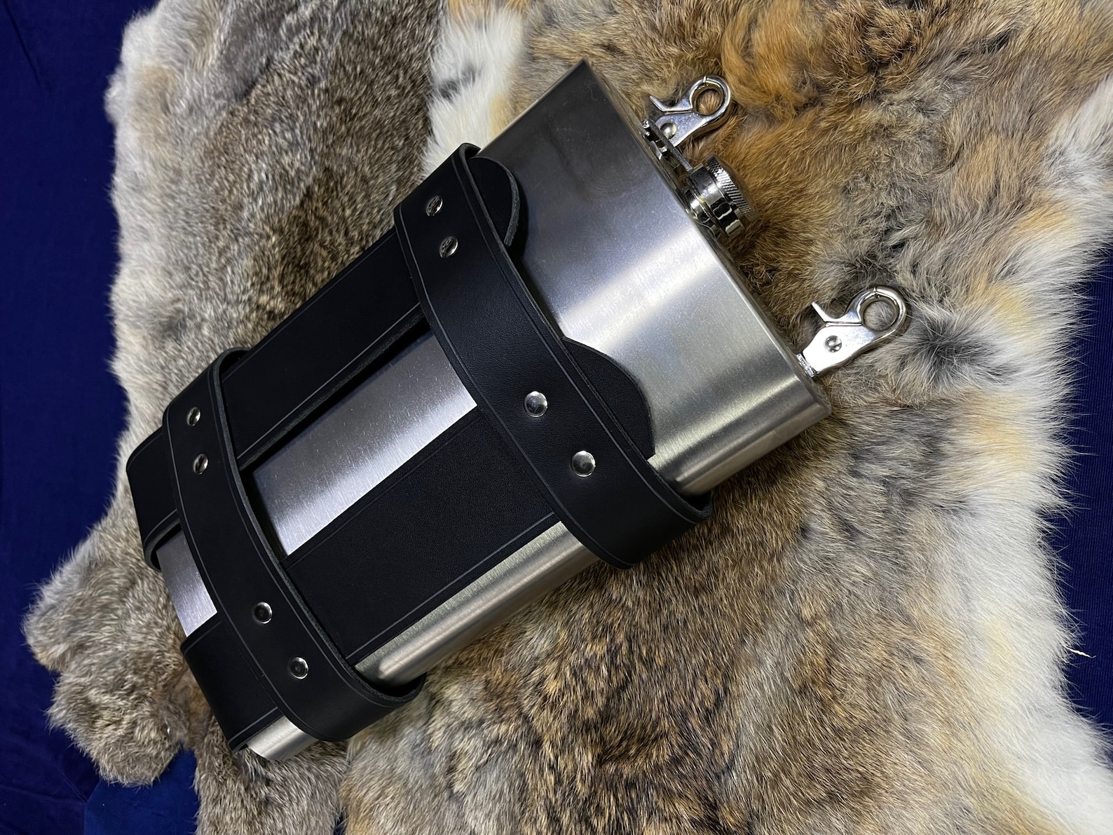 Giant Flask Holder With 64oz Flask Included Leather Flask Holder ...