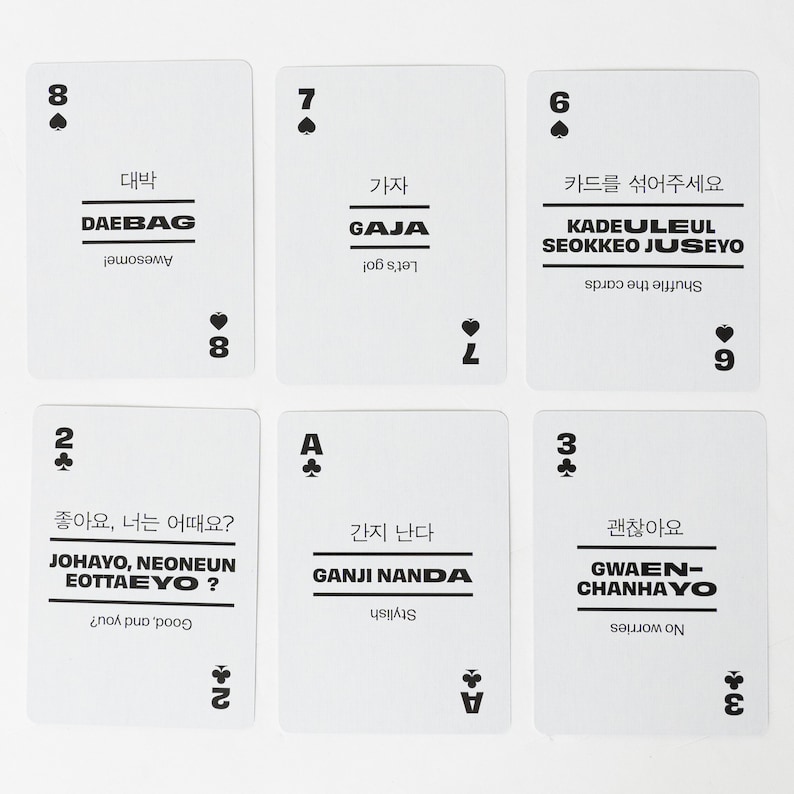 Cartas de juego con palabras y frases en coreano en estuche de hojalata ...