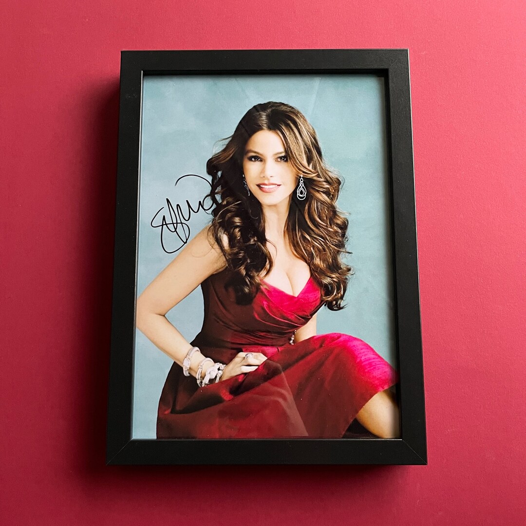Framed SOFIA VERGARA Authentic Hand-signed Photo Autograph With Coa - Etsy