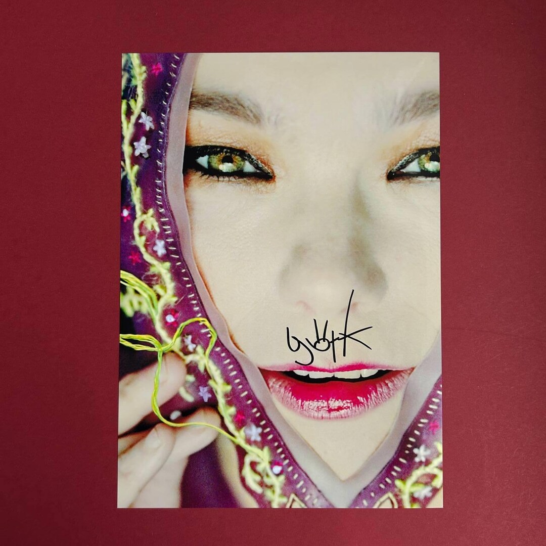 BJORK - Authentic Hand-signed Photo Autograph With Coa - Etsy