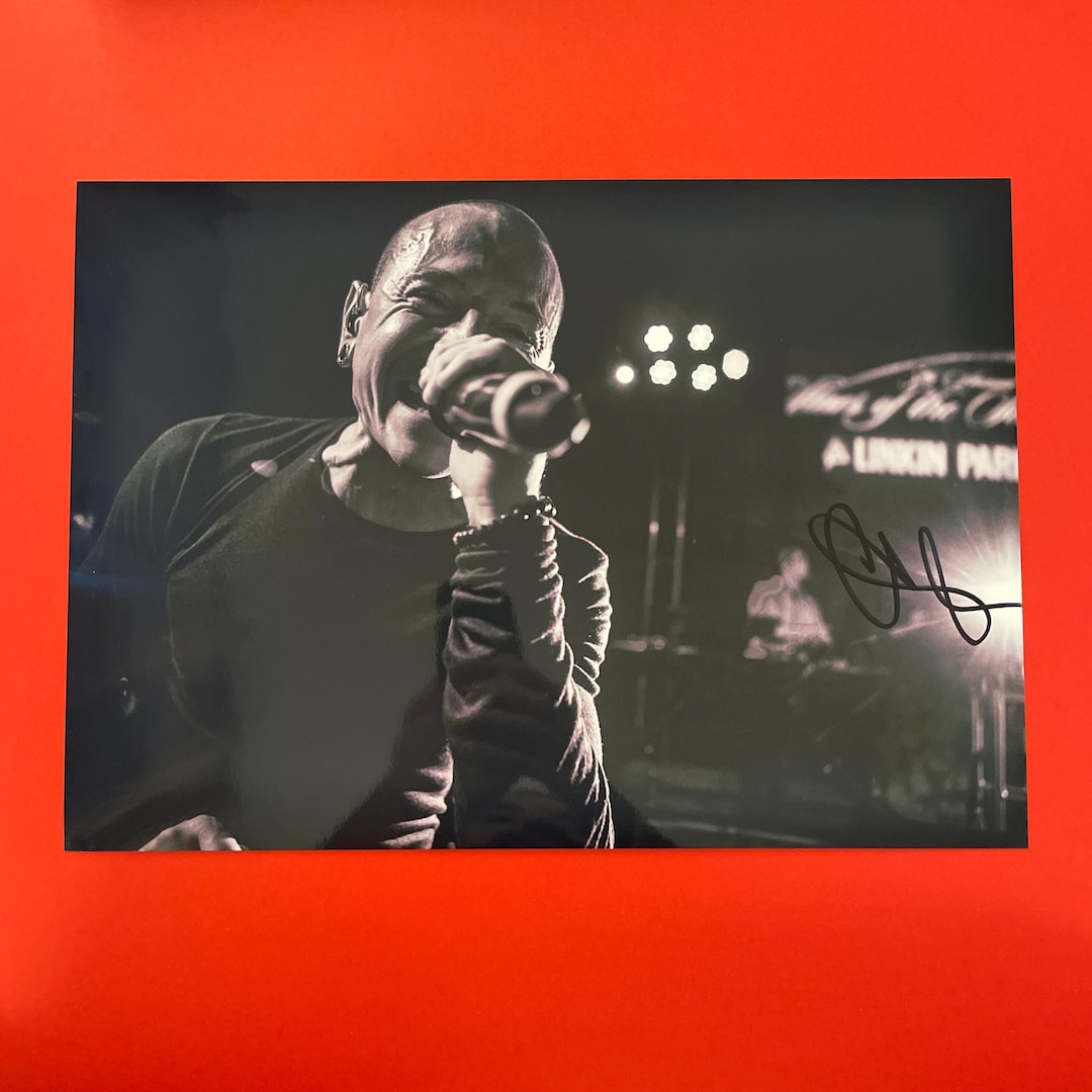 CHESTER BENNINGTON / Linkin Park - Authentic Hand-signed Photo ...