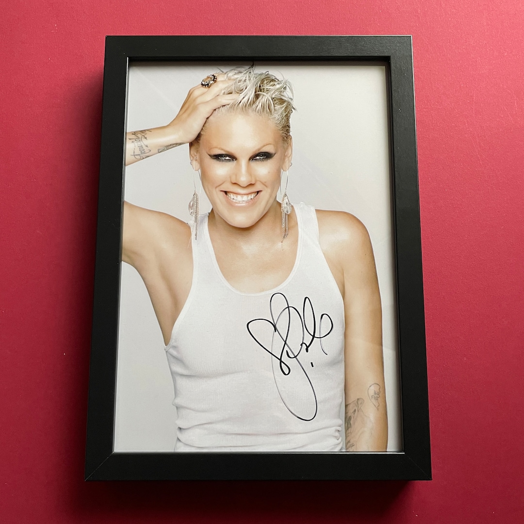 Framed PINK ALECIA MOORE Authentic Hand-signed Photo - Etsy