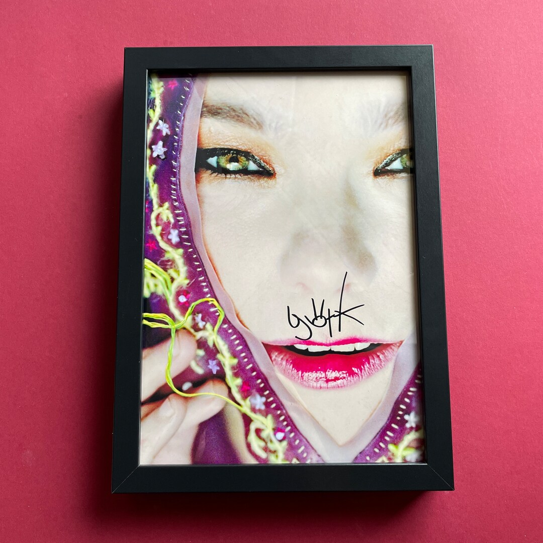 Framed BJORK Authentic Hand-signed Photo Autograph With Coa - Etsy