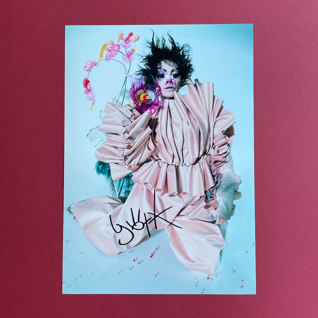BJORK - Authentic Hand-signed Photo Autograph With Coa - Etsy