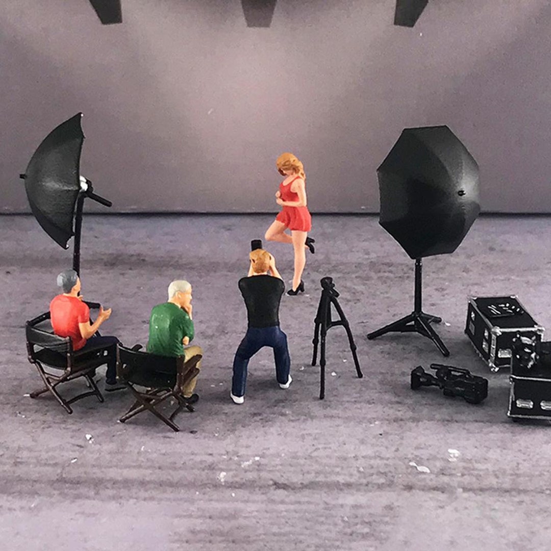 Miniature Movie Character Chating Scene People Hand Painted Figure 1:64 ...