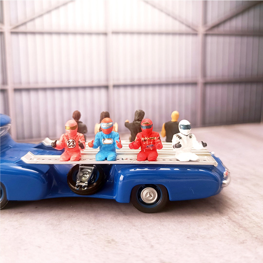 Miniature Racing Car Racer Driver People Figure 1:64 Model Sand Table ...