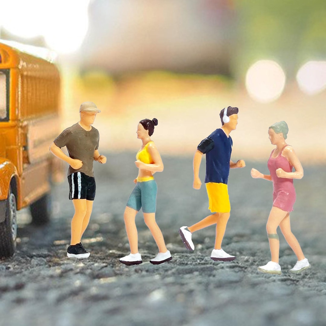 4 Pcs Miniature Running Sports People Figure 1:87 Models Landscape ...
