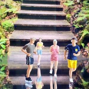 4 Pcs Miniature Running Sports People Figure 1:87 Models Landscape ...