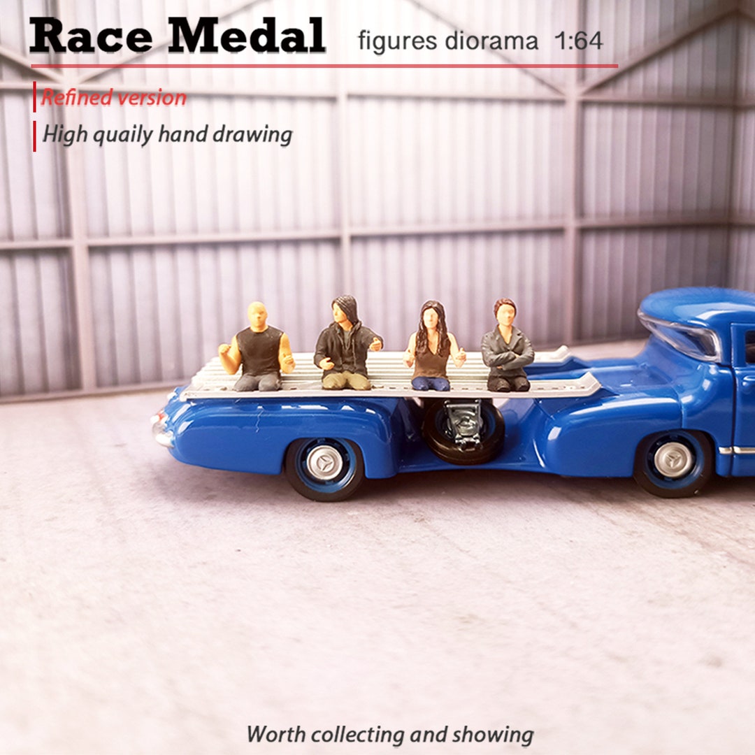 Miniature Racing Car Movie Character Driver People Figure 1:64 Model ...