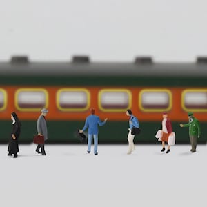 30 Pcs Miniature Standing Sitting People Passenger 1:87 Figures HO ...