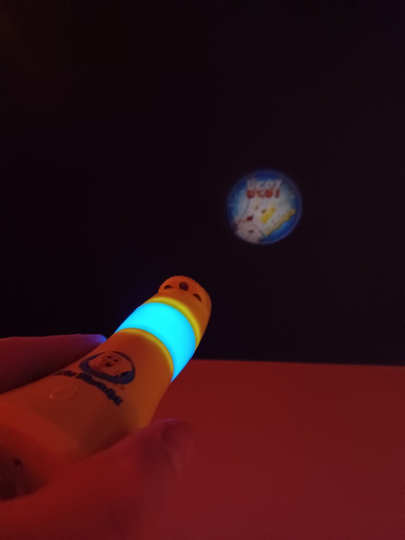 Vintage Spongebob Lot: Nite Light, Projector, Curtain Hooks, 3 Wrist ...