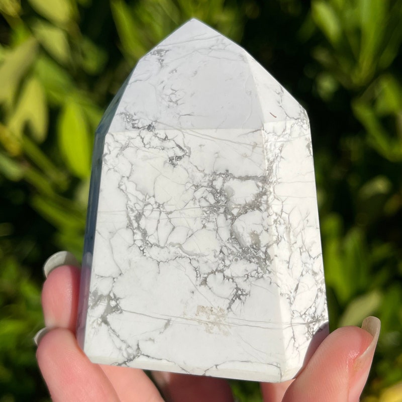 Howlite Crystal - Etsy