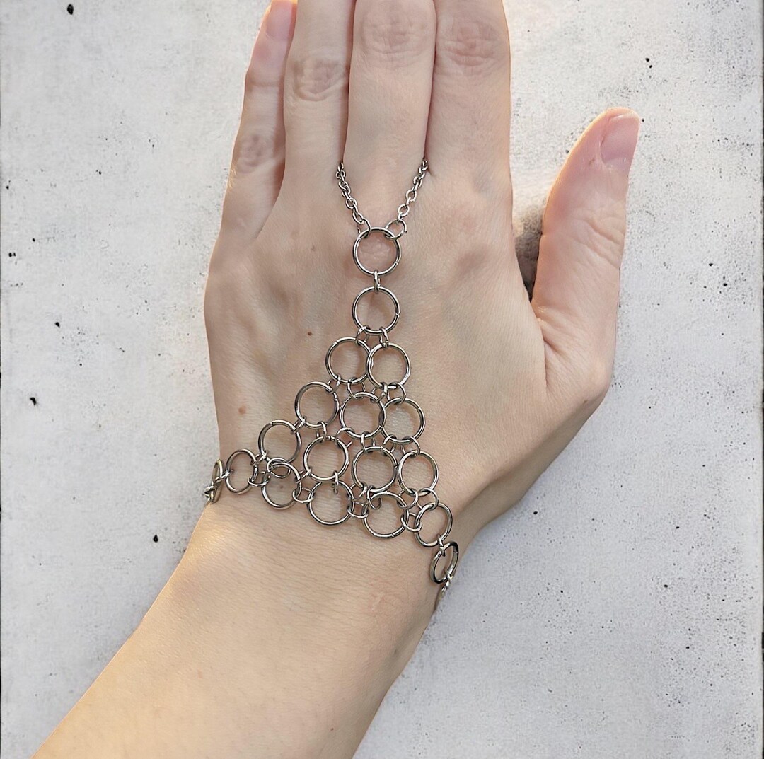 The Interlinked O Ring Hand Chain - Etsy