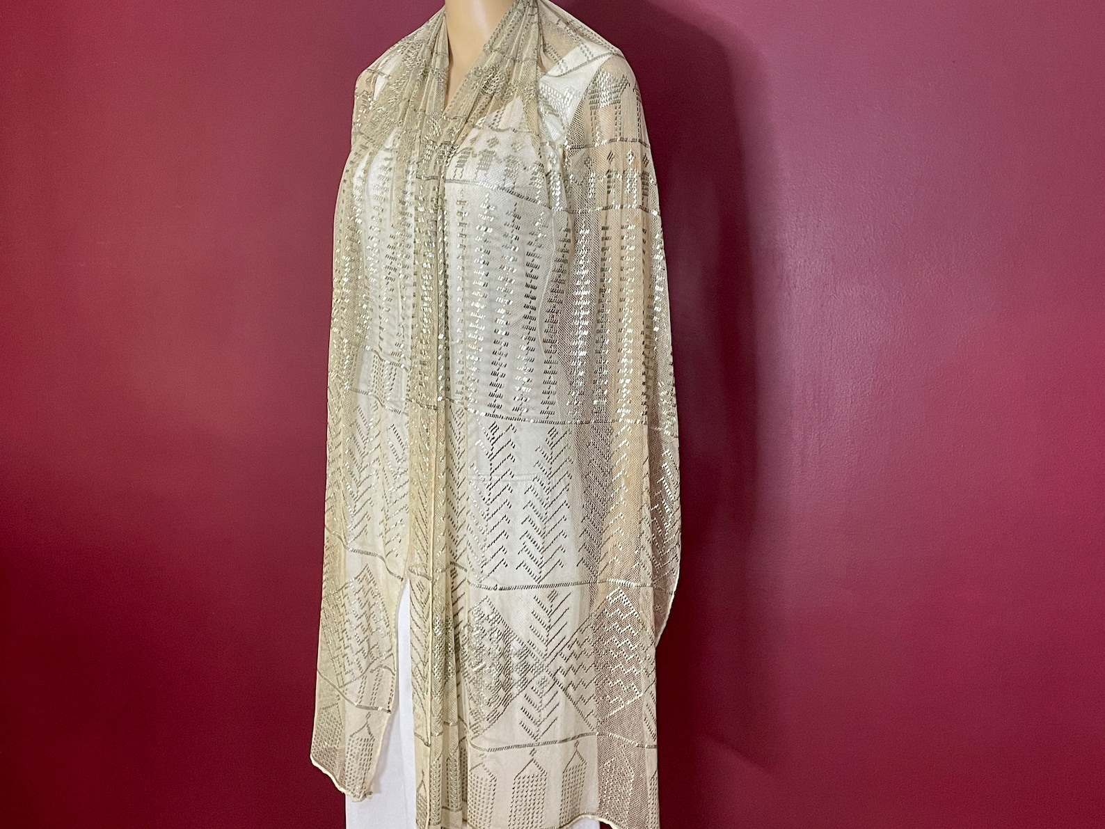 1920's Cream VINTAGE Egyptian ASSUIT W/silver UNIQUE Patterns ...