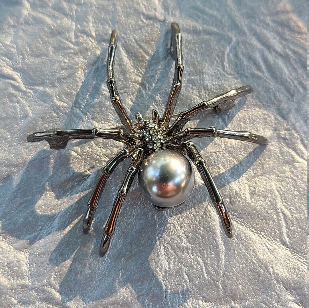 Faux Pearls Spider Broch-spider Broch-spider Pin-halloween - Etsy