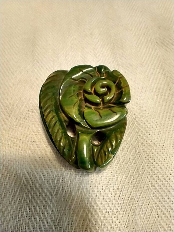 bakelite vintage flower - Gem
