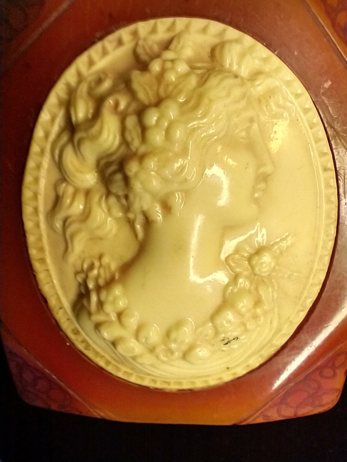 Vintage Bakelite Cameo Pin - Etsy