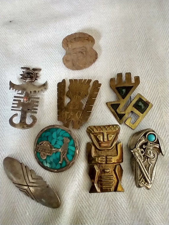 vintage pins Aztec and south west design - Gem