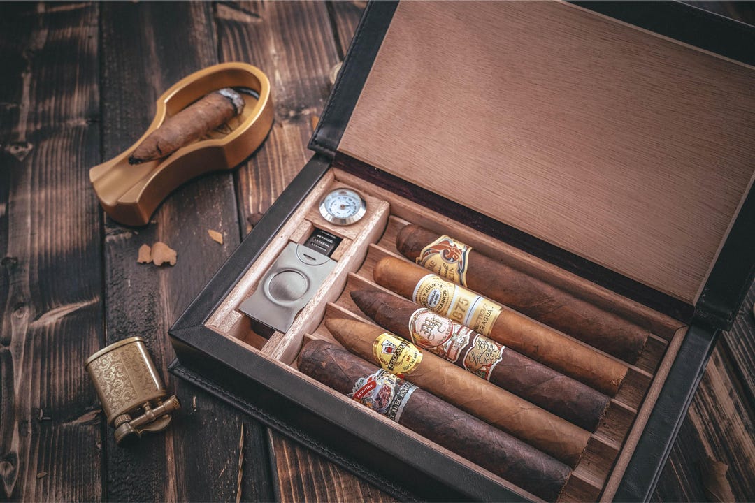 Personalized Cigar Humidor Gift Set, Travel Cigar Case With Accessories ...