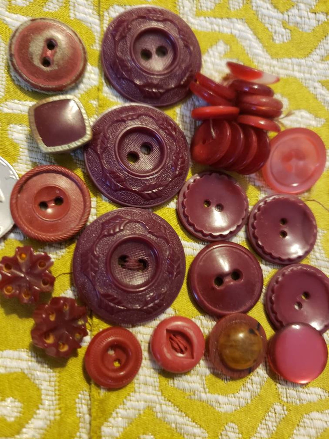 Vintage Soul Fabrics*vintage Burgundy Plastic Buttons*vintage Buttons ...