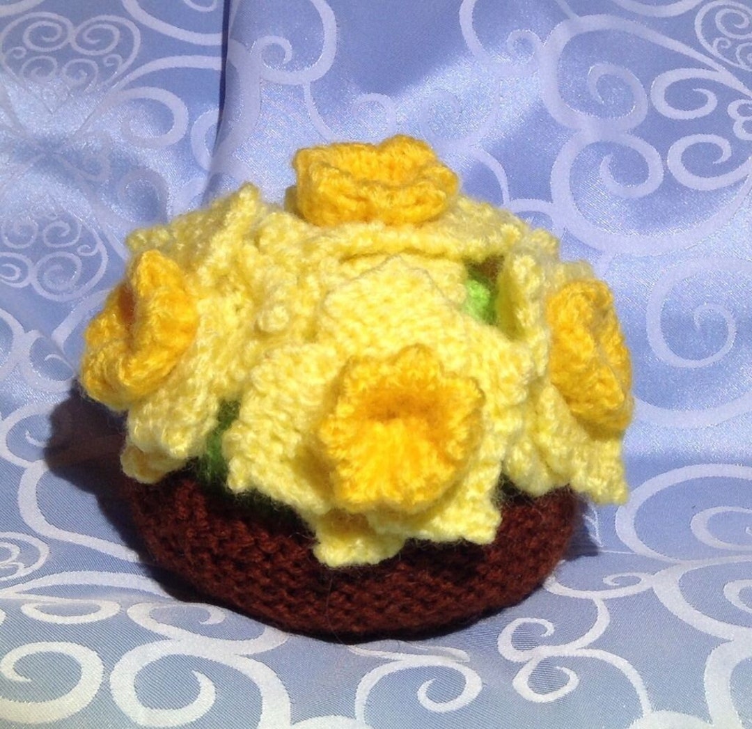KNITTING PATTERN - Daffodil Flower Pot Chocolate Orange Cover or 10 Cms ...