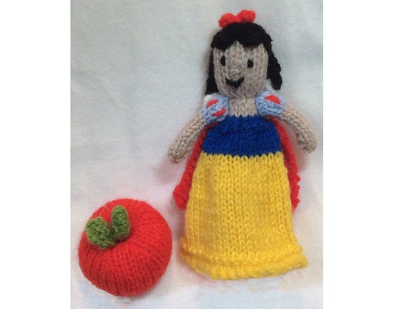 KNITTING PATTERN Snow White and Apple Christmas Tree - Etsy