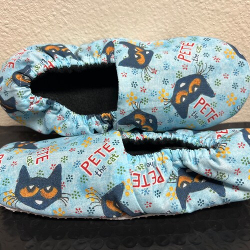 Pete the Cat Keychain - Etsy