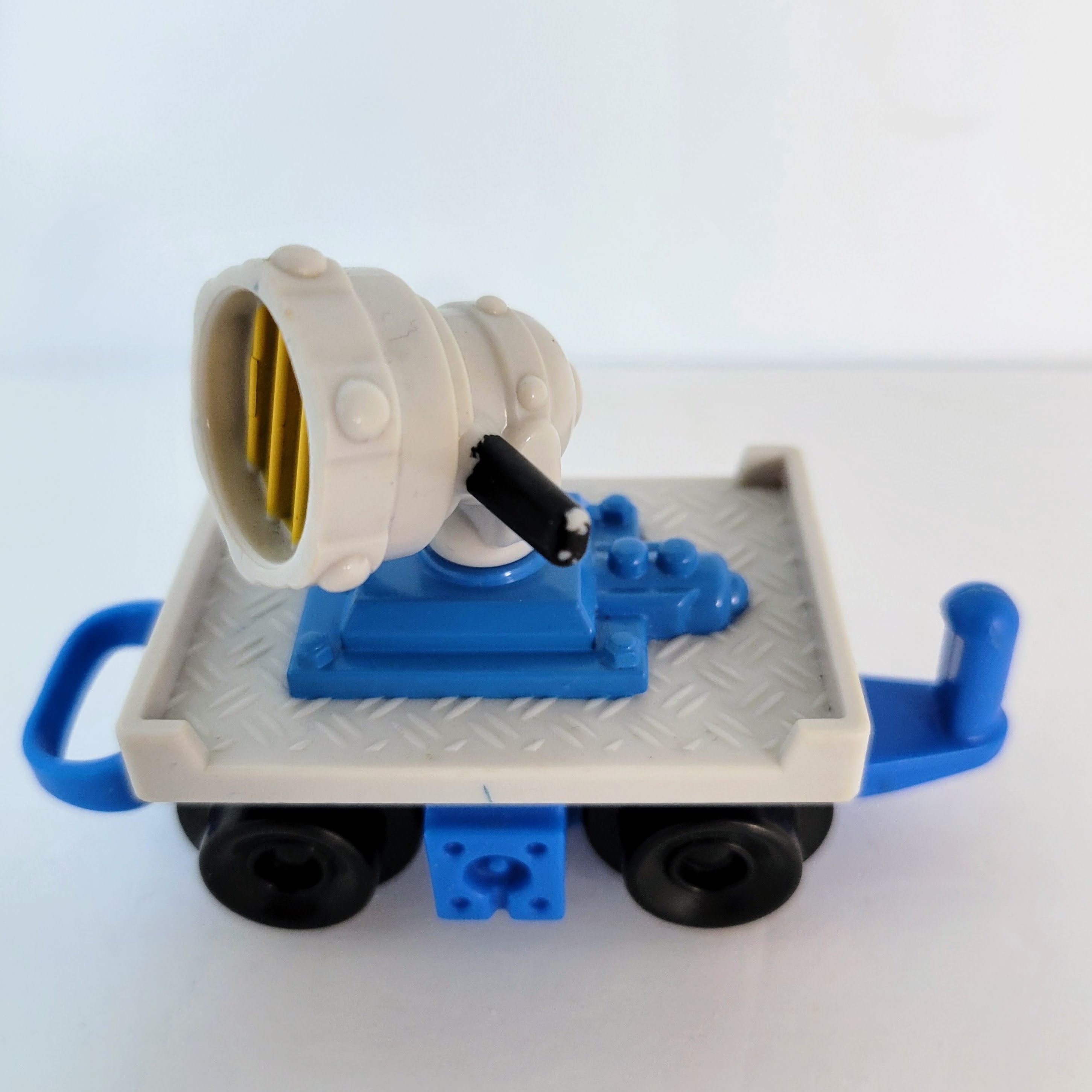 Imaginext Geotrax Train Yellow Spotlight Car Police With Additional Car ...