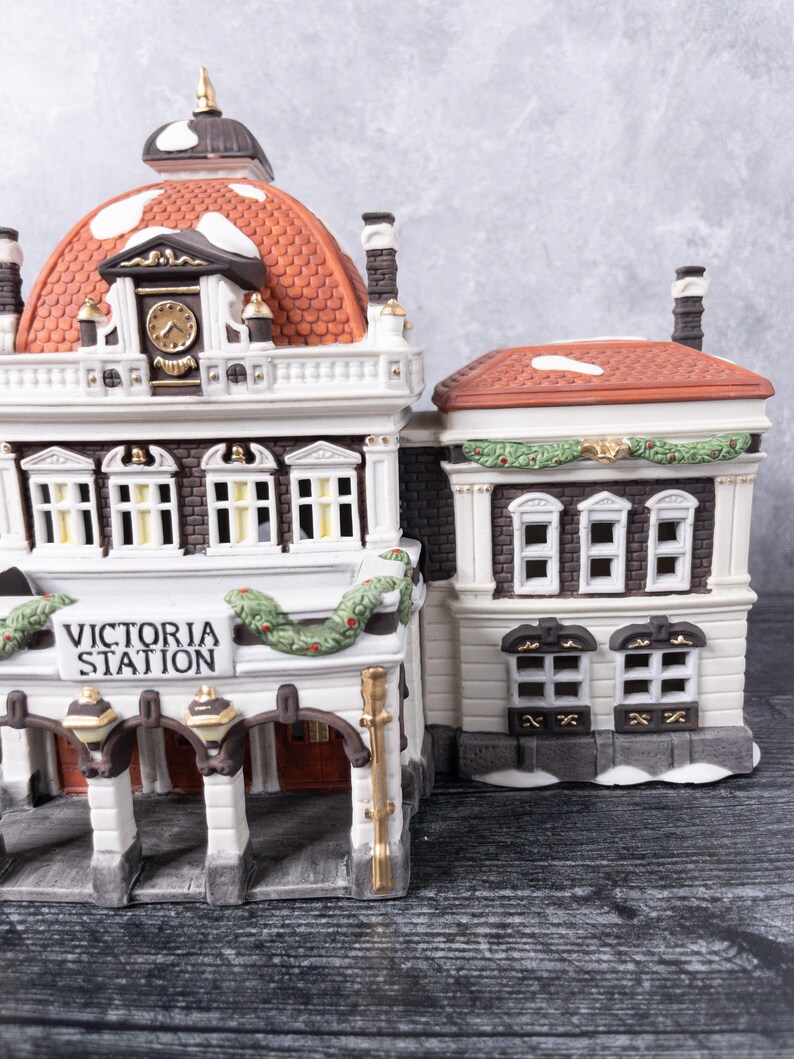 Department 56 Victoria Station Dickens Village Christmas Village Dept ...