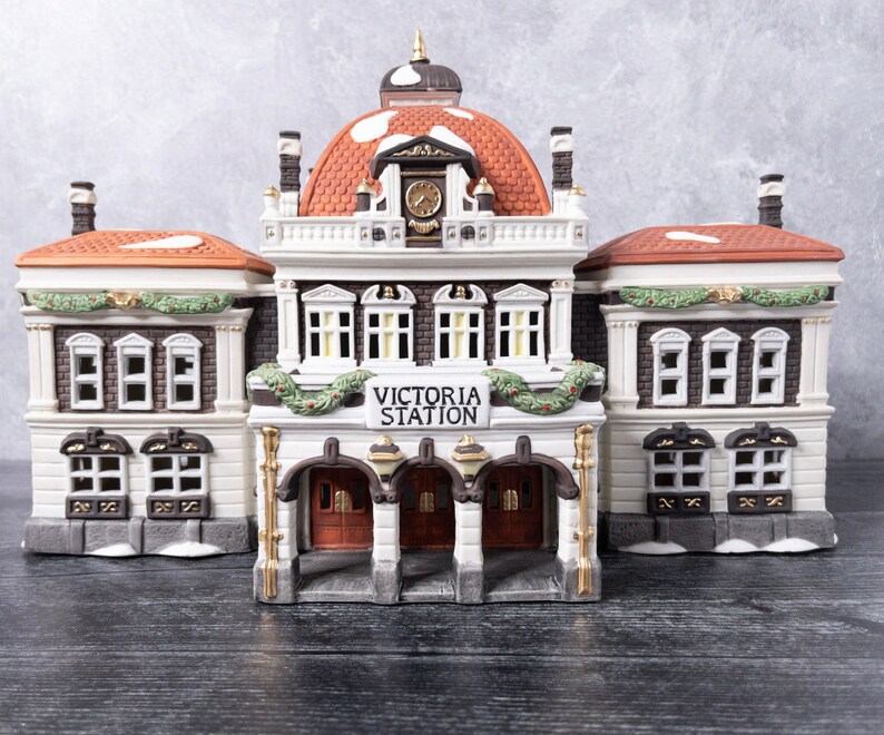 Department 56 Victoria Station Dickens Village Christmas Village Dept ...
