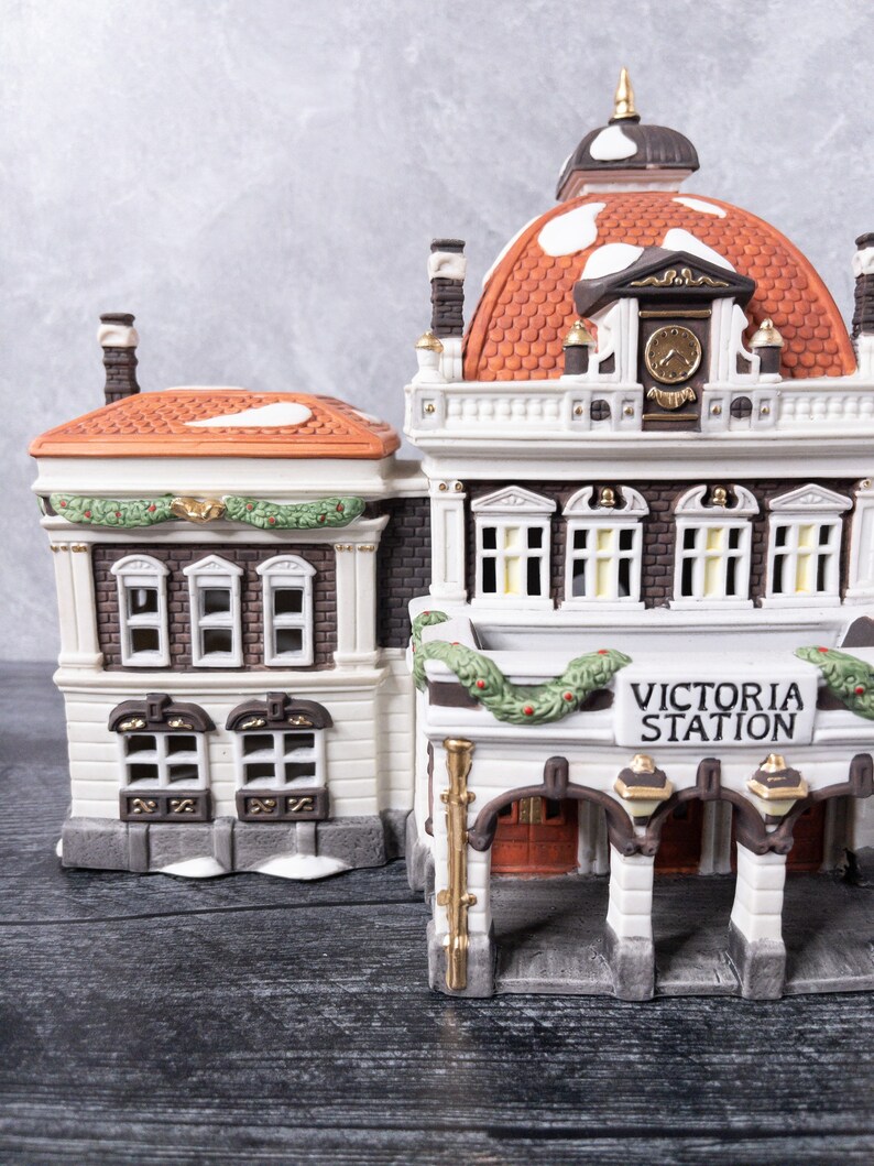 Department 56 Victoria Station Dickens Village Christmas Village Dept ...