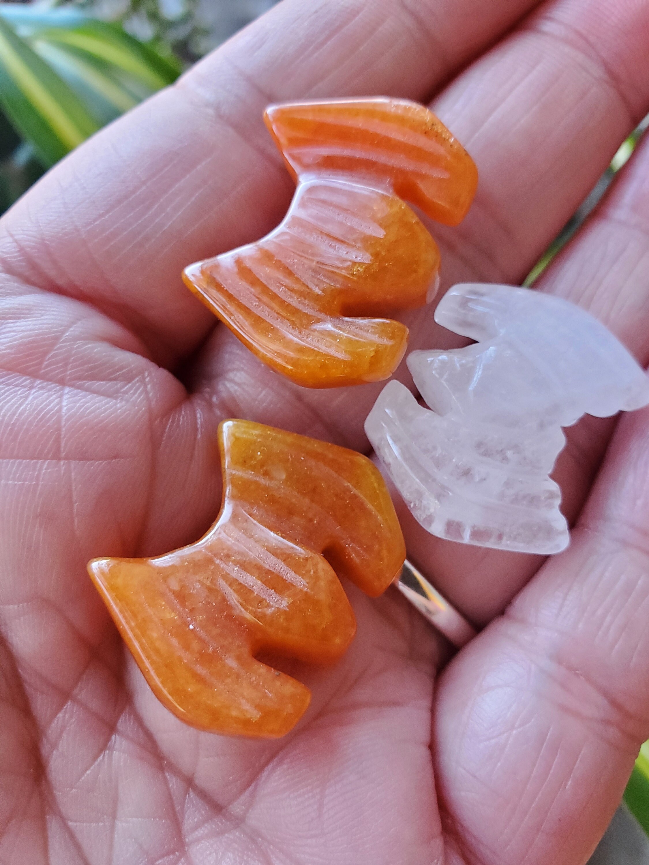 Mini Bat Carvings - Etsy