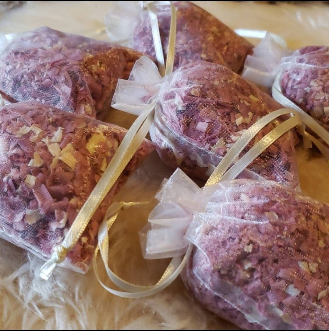 Aromatic Red Cedar Sachets; Cedar Shavings; Repels Moth and Insects ...