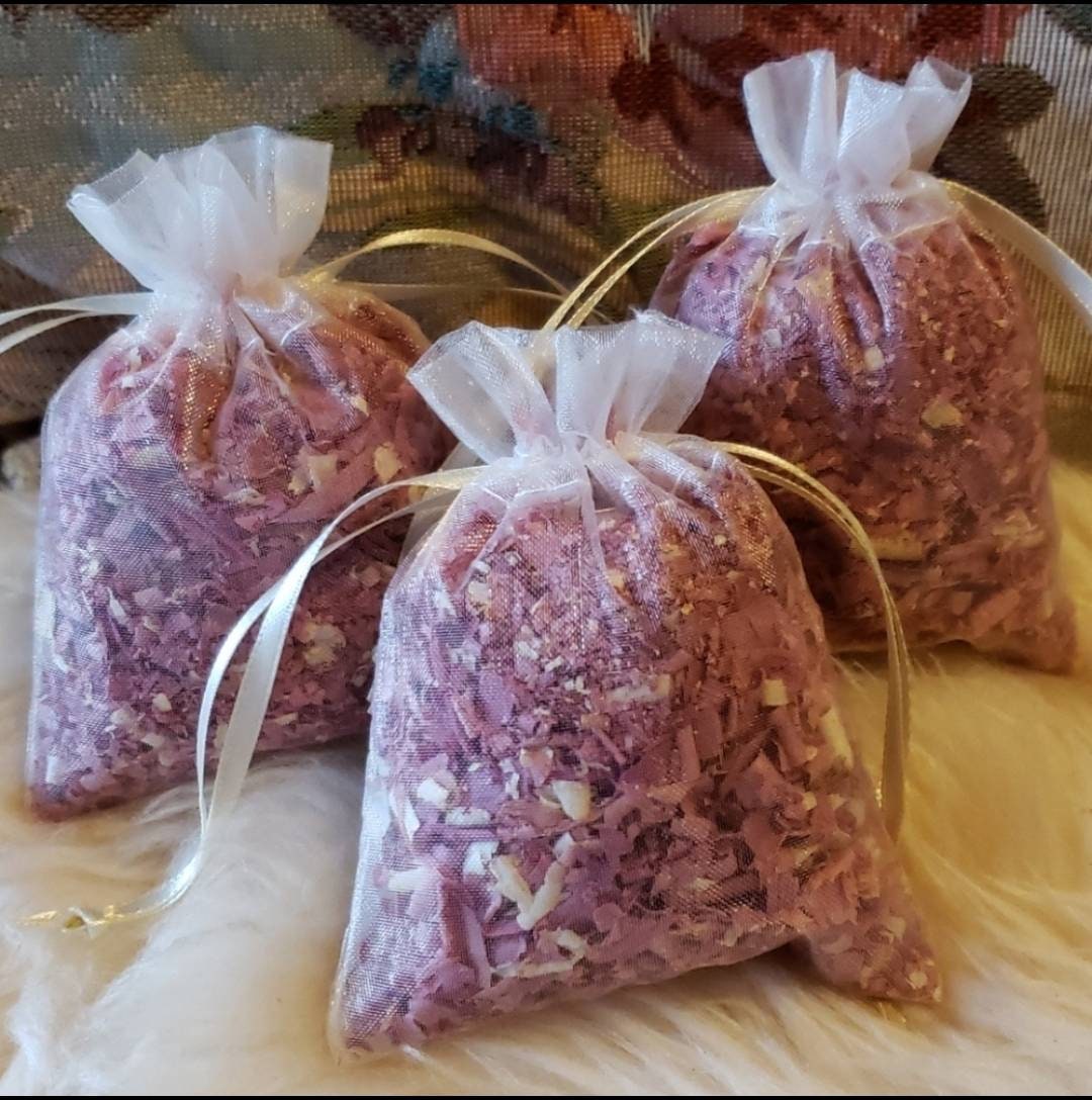 Aromatic Red Cedar Sachets; Cedar Shavings; Repels Moth and Insects ...