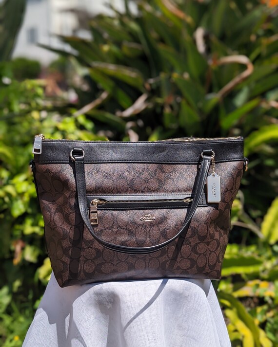 Authentic COACH Tyler tote with a price tag - Gem